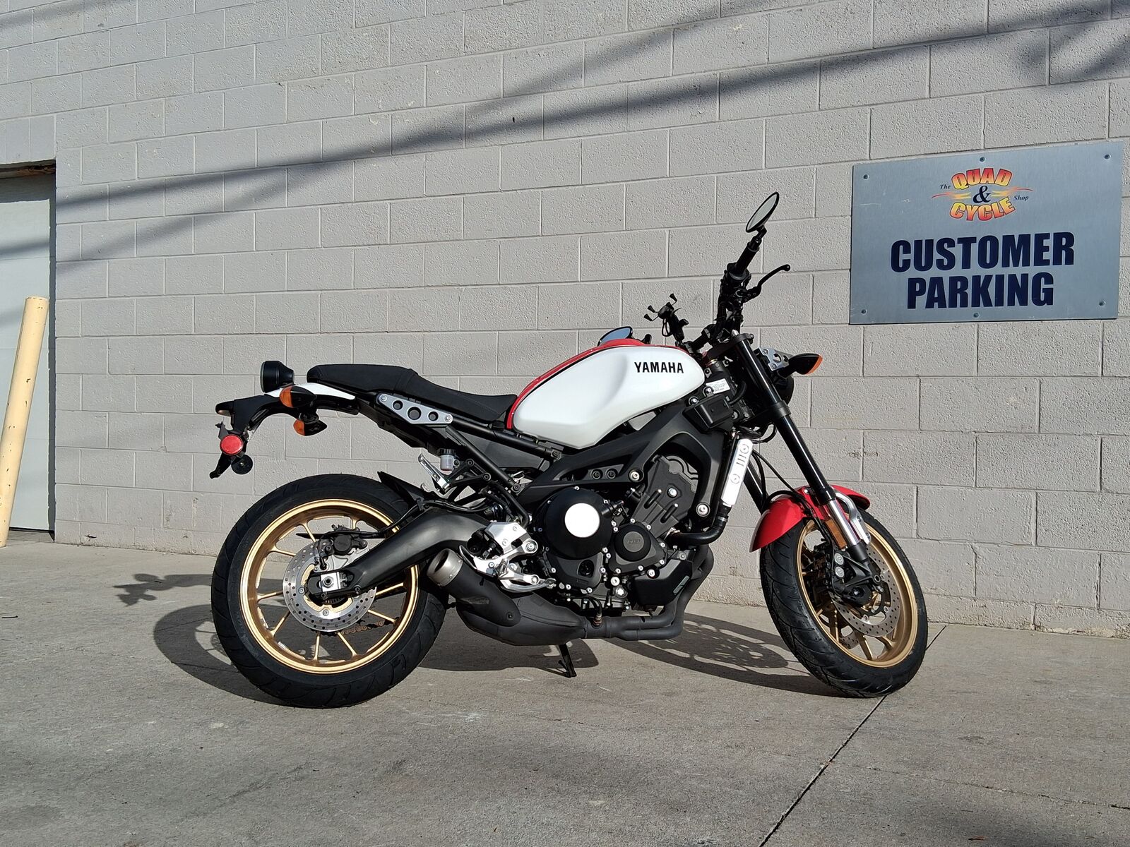 2020 Yamaha XSR900 – Radical White/Rapid Red – Only 4,261 Miles ...