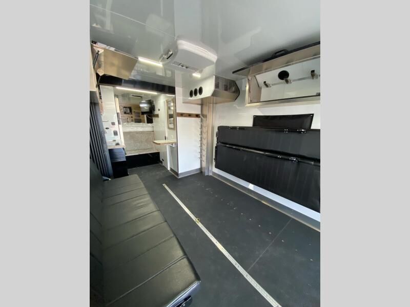 New 2025 Trails West FreeRide DEMO 30' GN | Travel Trailers, Toy Hauler ...