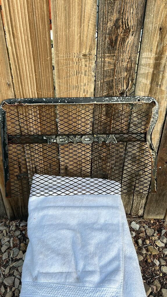 Toyota Land Cruiser Fj40 Mesh grill & Emblem | Auto Accessories | KSL ...