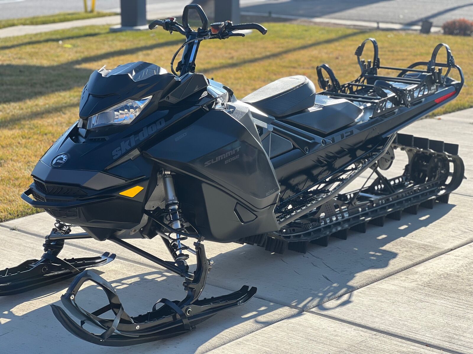 2022 SKI-DOO Summit Edge 175 850 E-TEC SHOT PowderMax Light FlexEdge 3. ...